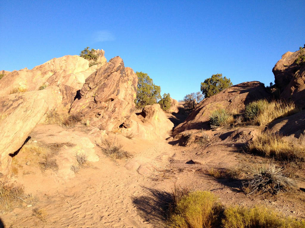 Hiking the PCT in Vasquez Rocks - SoCal Hiker