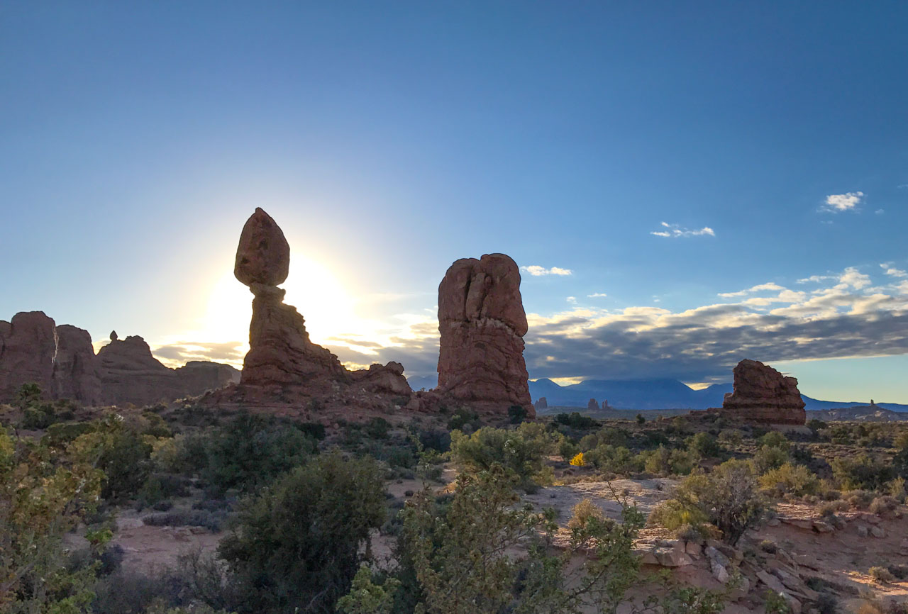 Hiking the Devil's Garden Loop in Arches National Park - SoCal Hiker